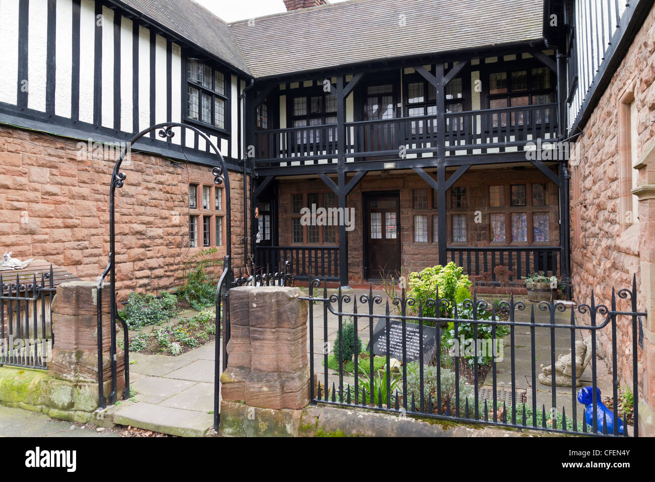 The alms house hi-res stock photography and images - Alamy