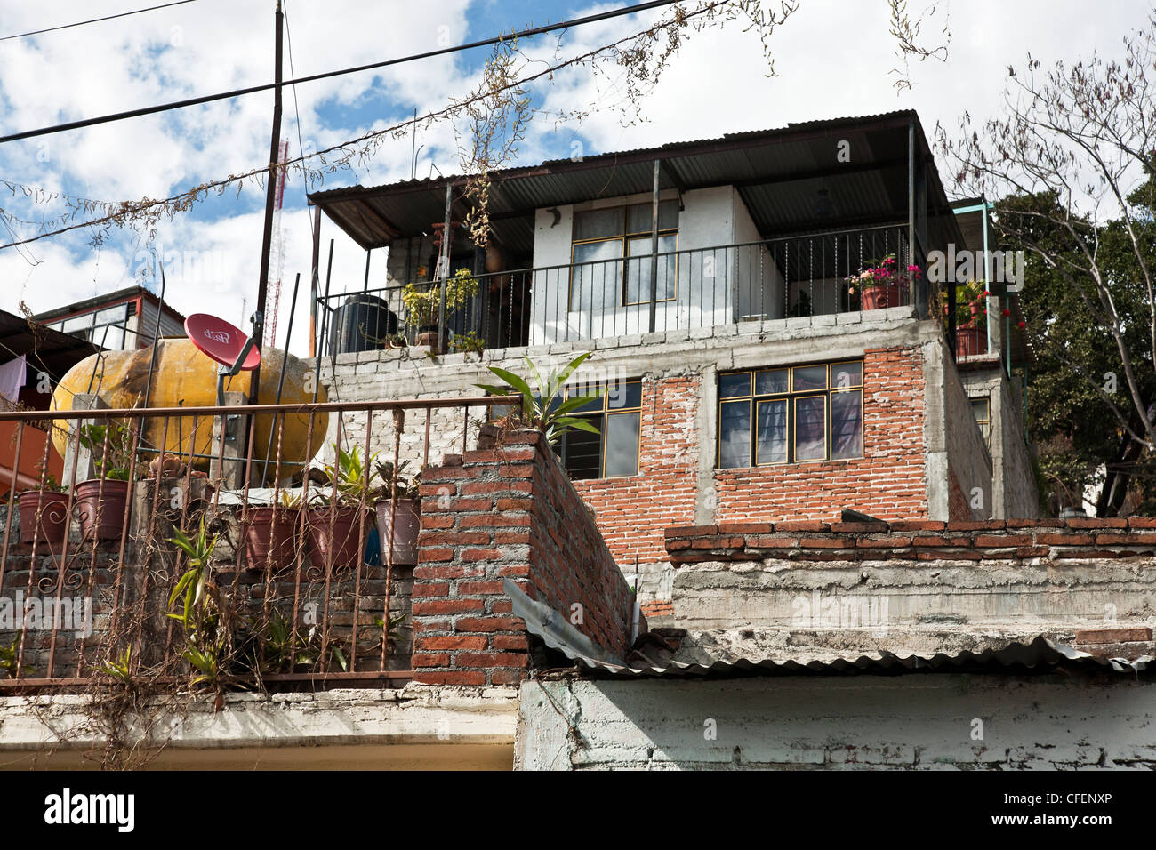 Mexico hillside house High Resolution Stock Photography and Images - Alamy