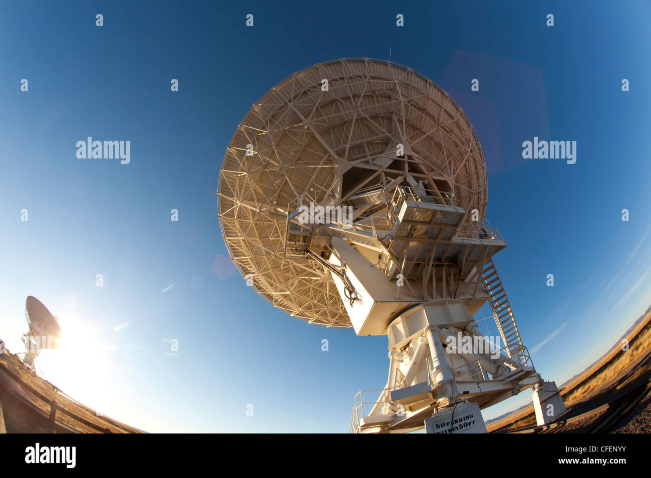 The radio telescope dishes of the Very Large Array in New Mexico, USA ...