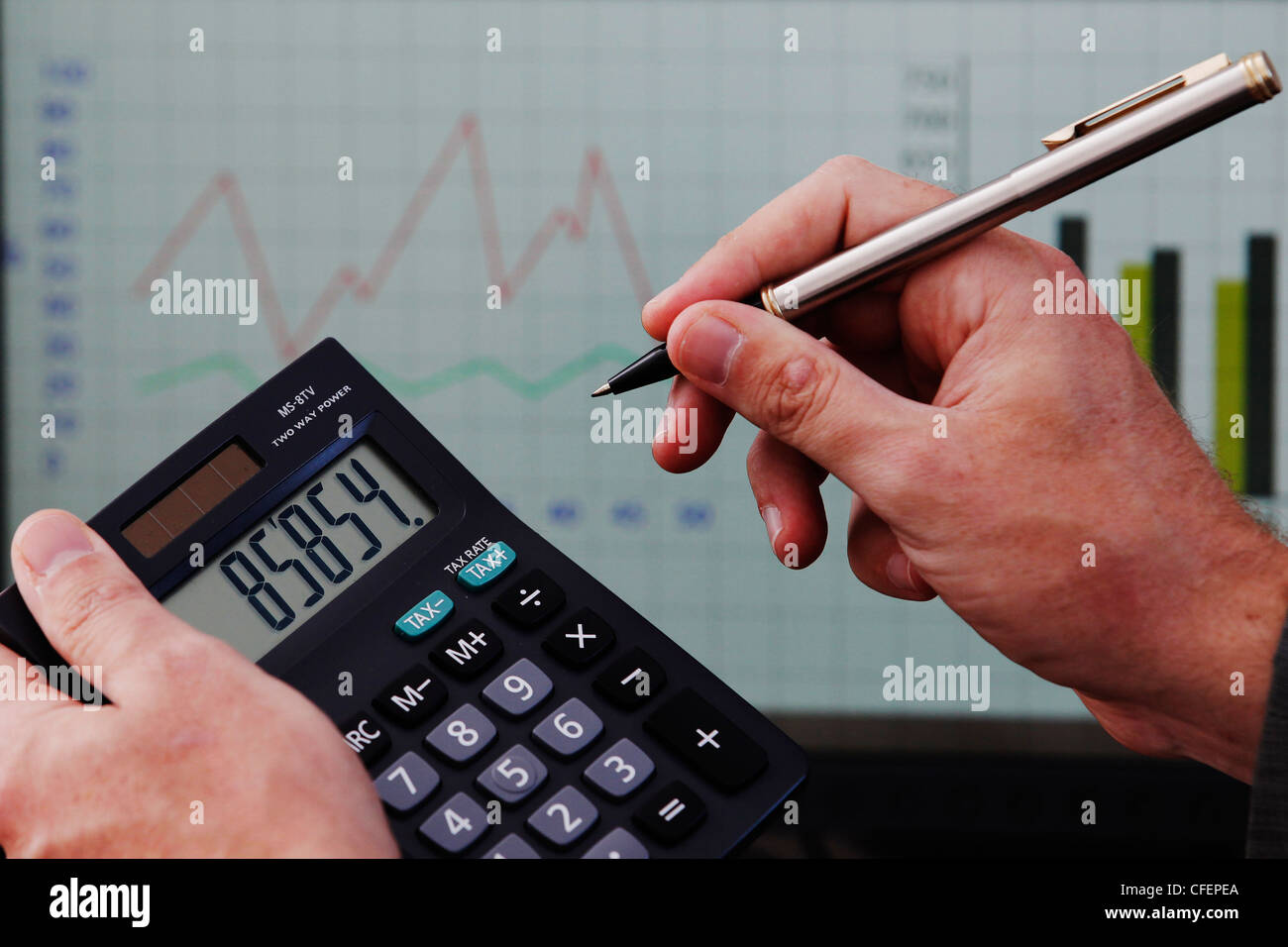 Analyse graphs hi-res stock photography and images - Alamy