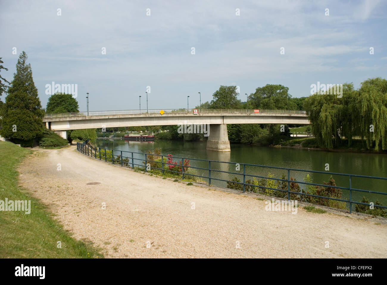 River marne france hi-res stock photography and images - Alamy