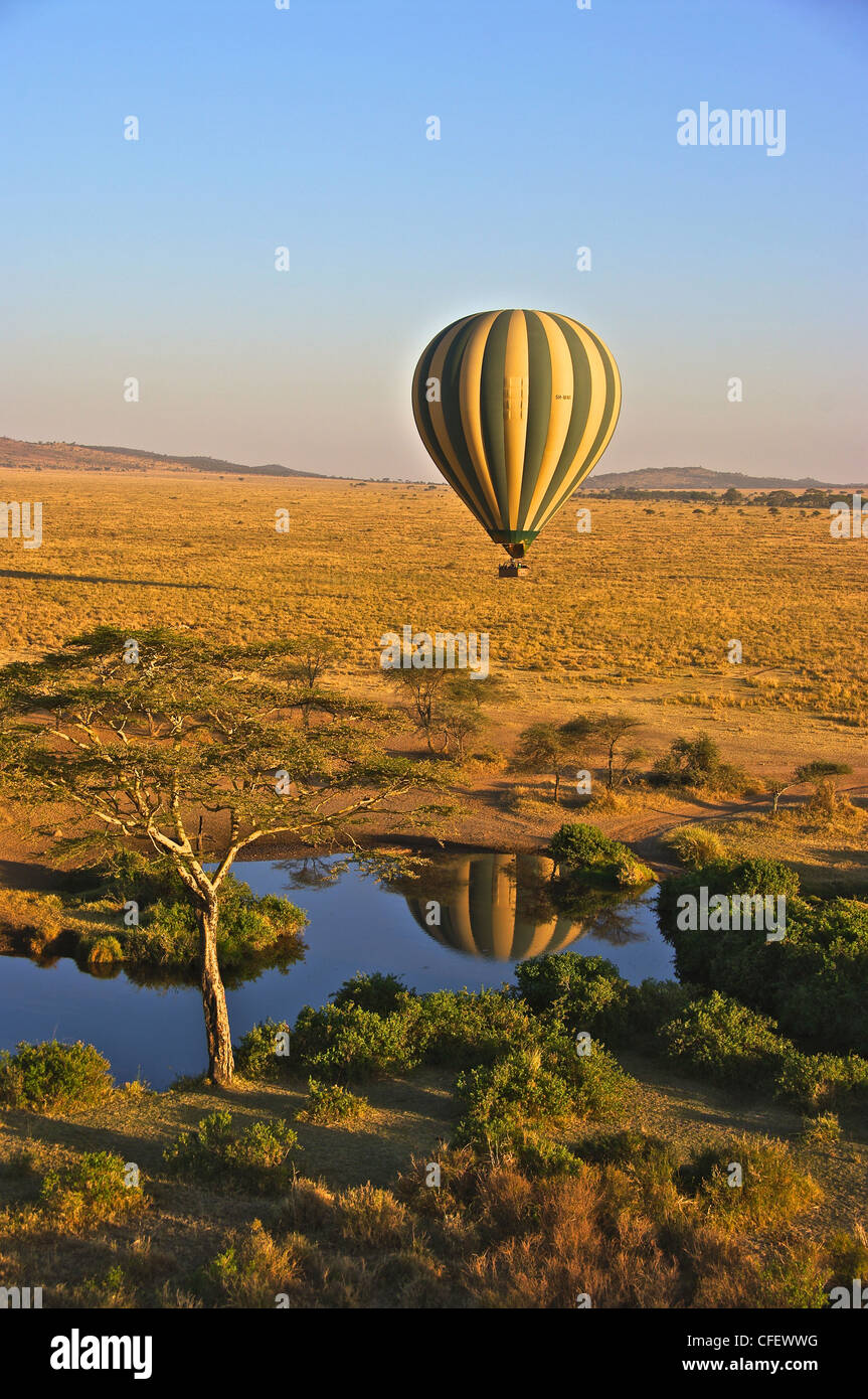 Serengeti sunrise balloon hi-res stock photography and images - Alamy