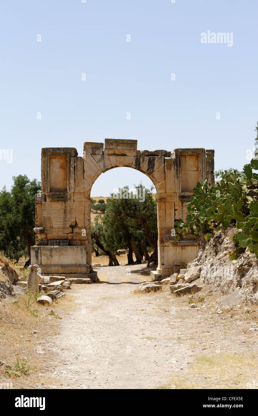 Arch ruin pictures hi-res stock photography and images - Alamy