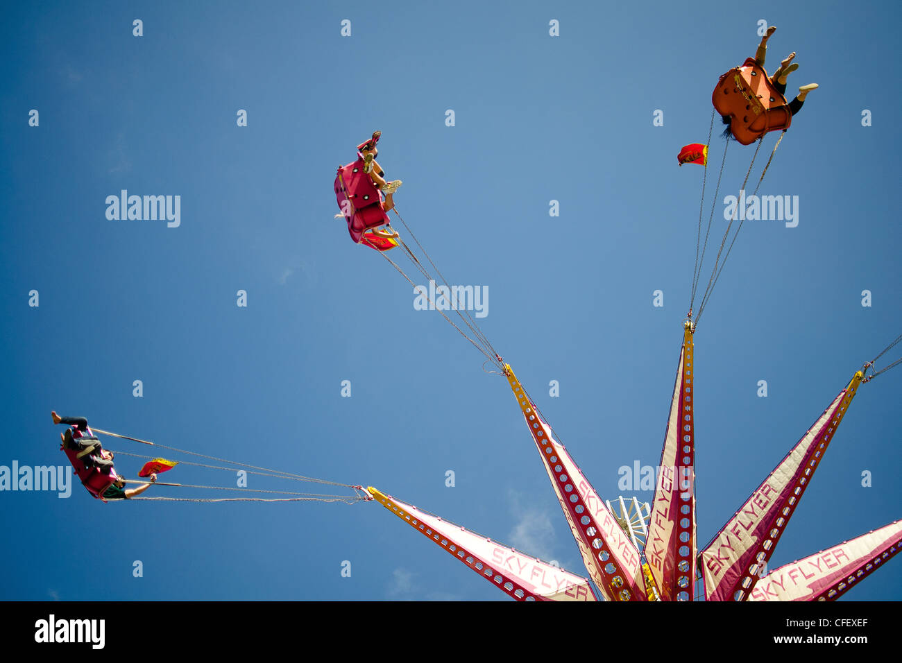 2012 moomba festival in melbourne with many people on rides such as ...