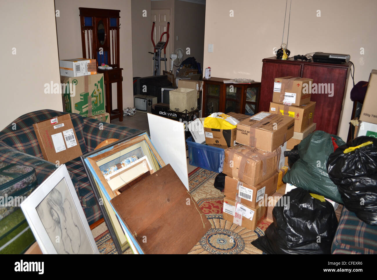 Hoarder house hi-res stock photography and images - Alamy