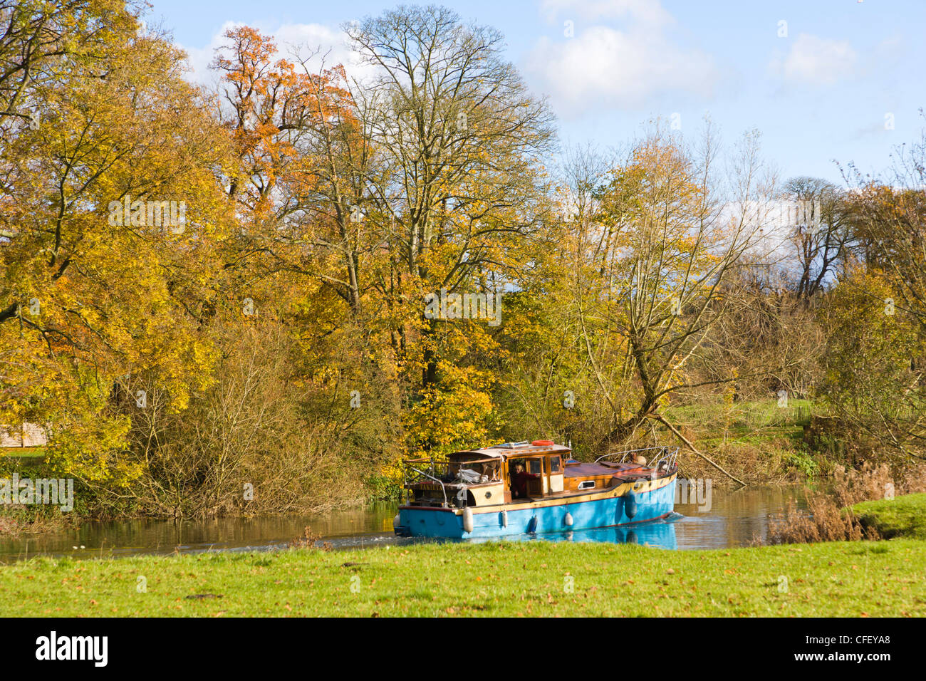 River Thames upstream of Mapledurhm Lock, River Thames, Berkshire ...