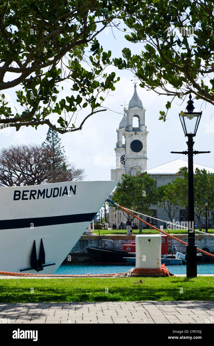Tour boat and Clocktower at the Royal Naval Dockyard, Bermuda, Central ...