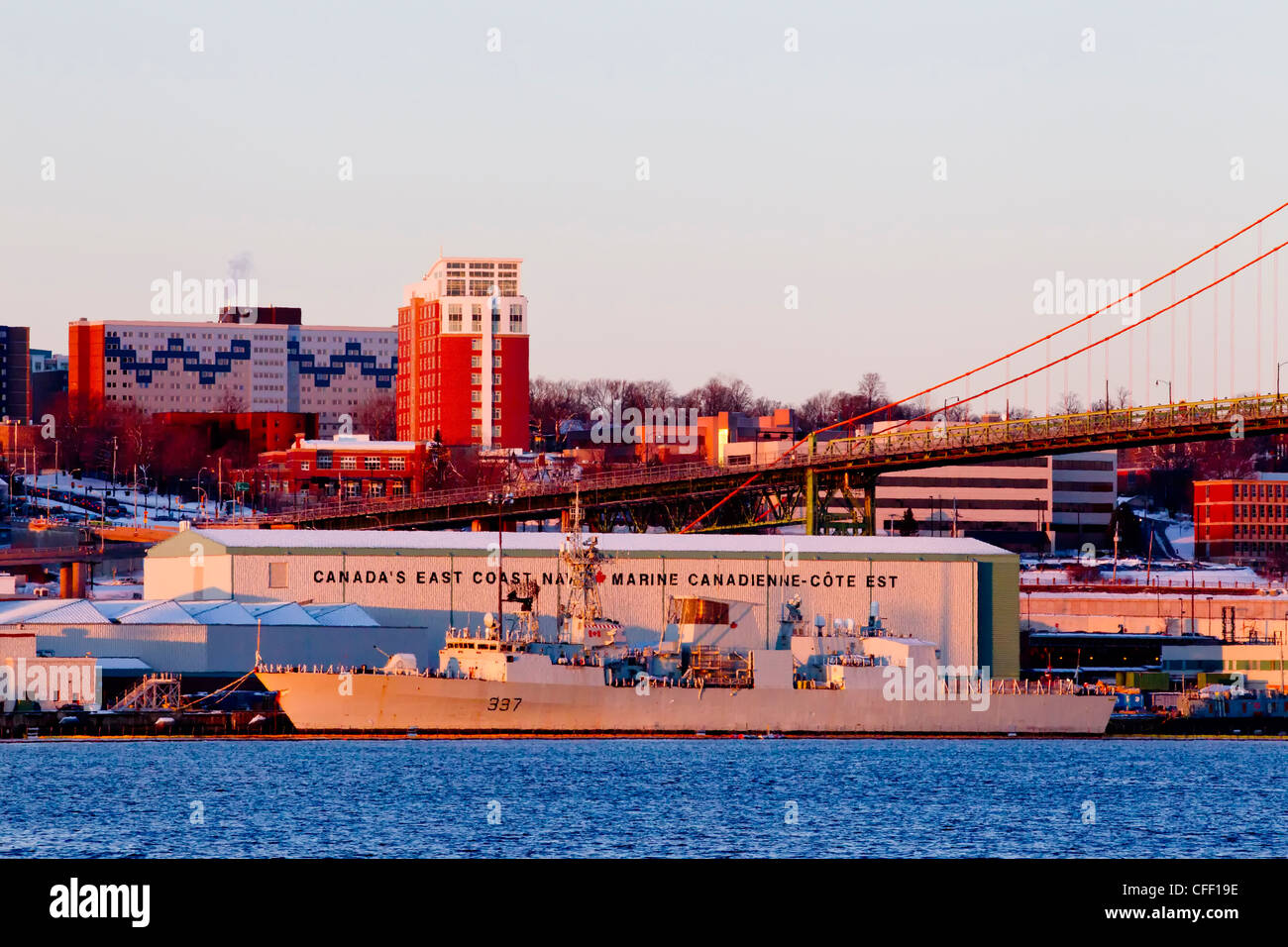 Naval shipyards hi-res stock photography and images - Alamy