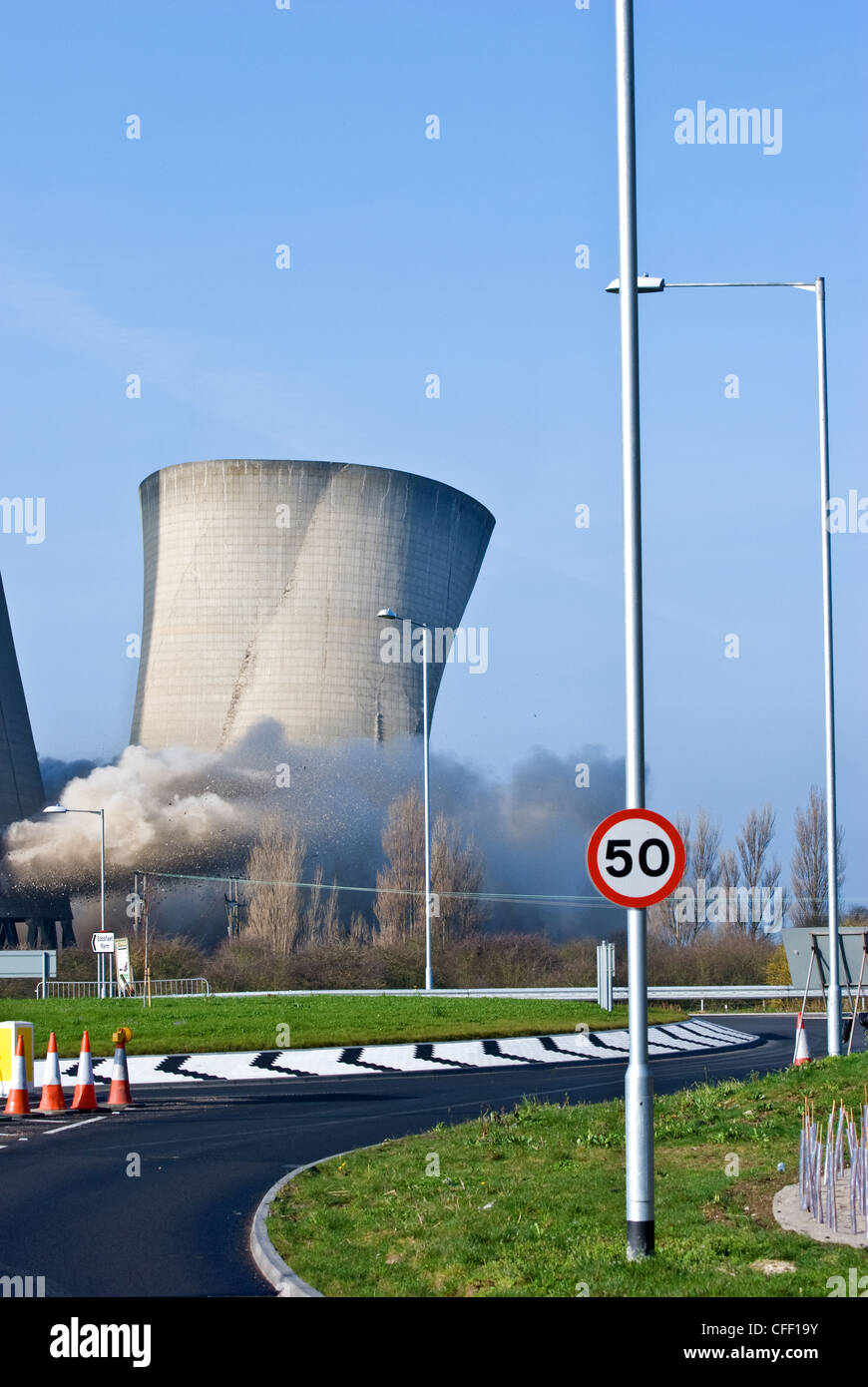 Demolition of old power station Stock Photo - Alamy