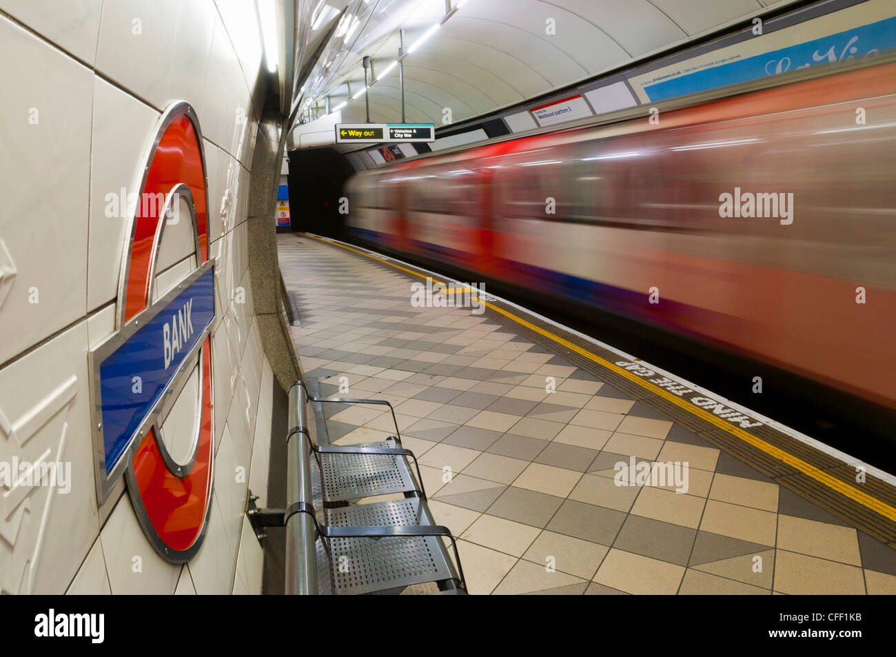 Bank Underground Station Central Line Platform High Resolution Stock ...