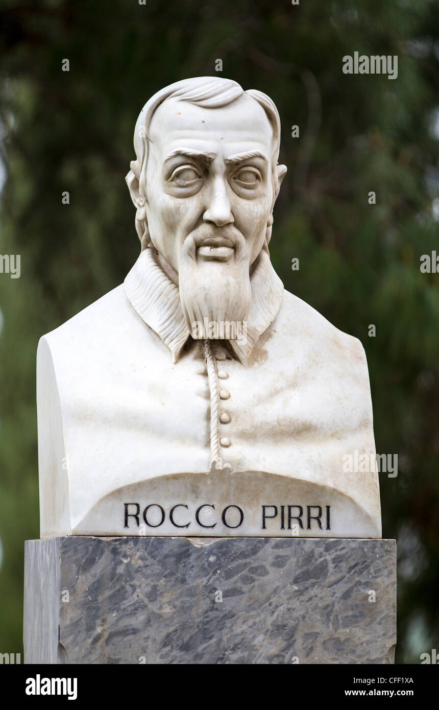 Bust abbot historian hi-res stock photography and images - Alamy