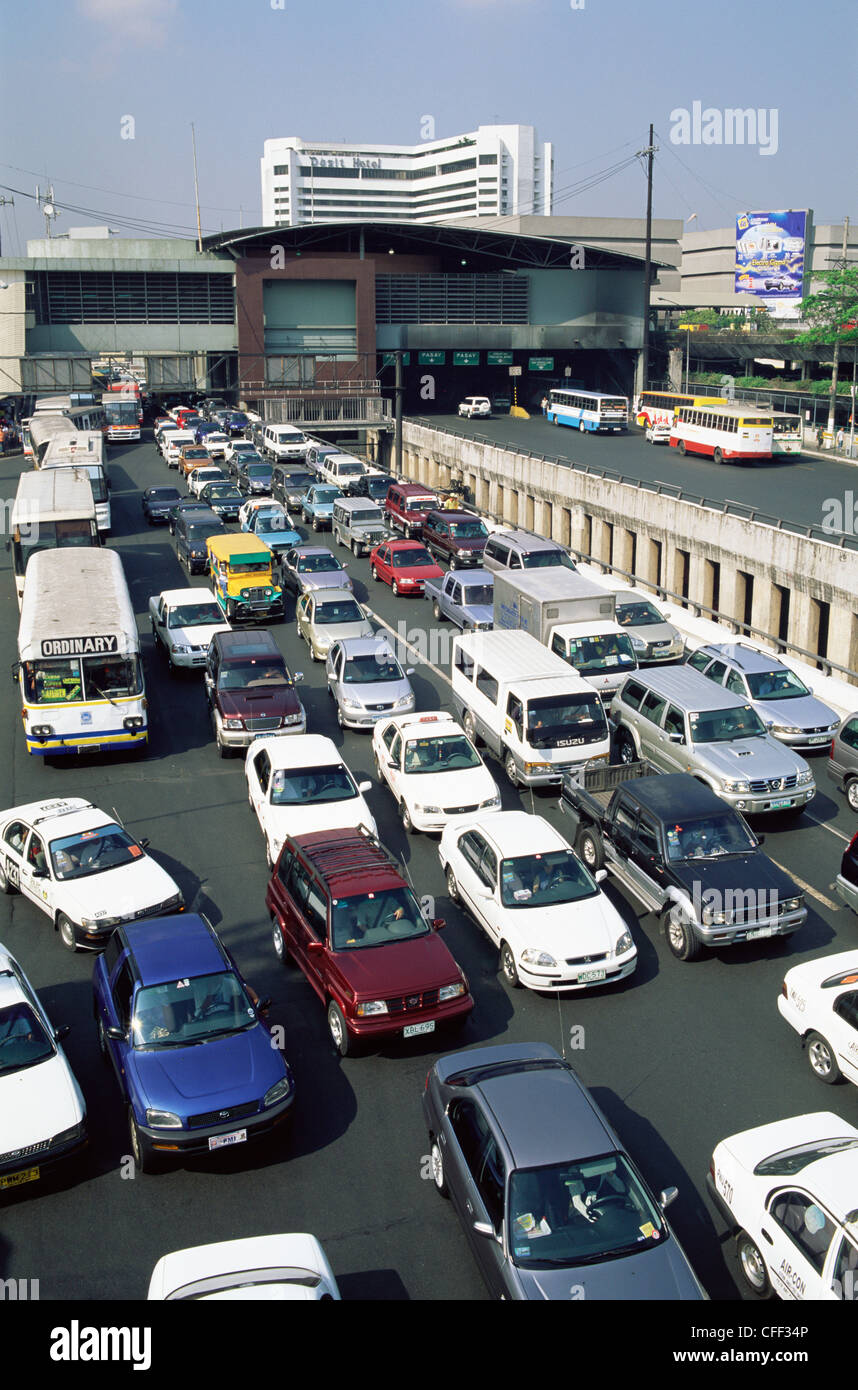 Manila traffic hi-res stock photography and images - Alamy
