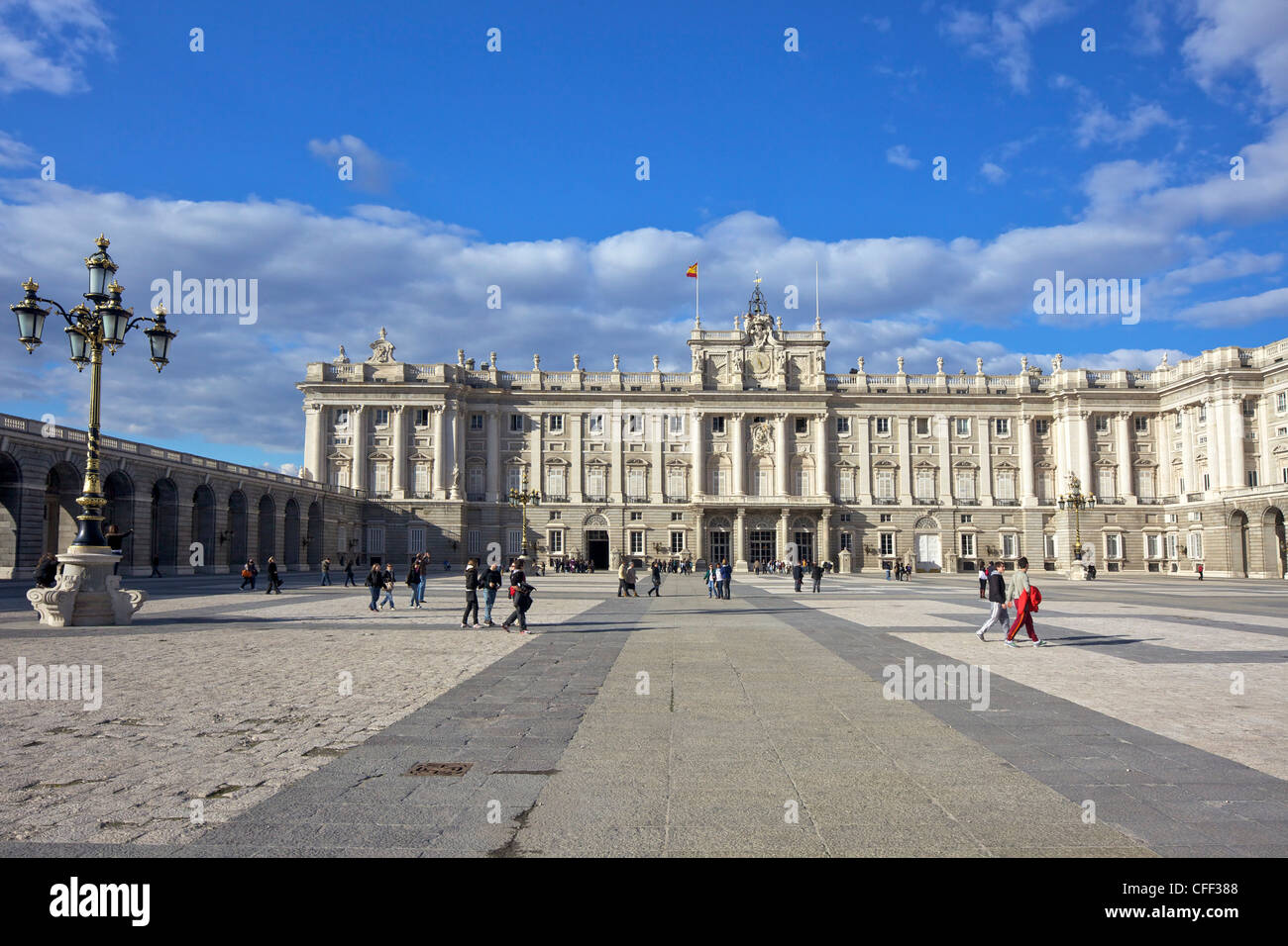 Real cities hi-res stock photography and images - Alamy