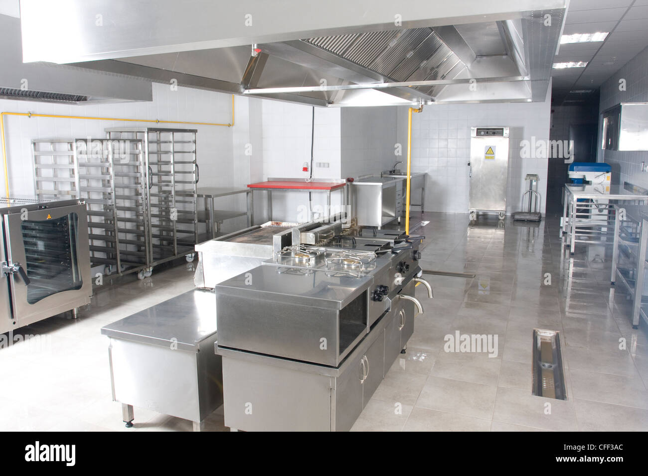 Commercial kitchen hi-res stock photography and images - Alamy