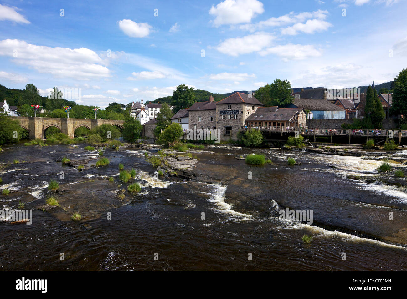 Stone bridge across the river Dee, Llangollen, Denbighshire, Wales, UK ...