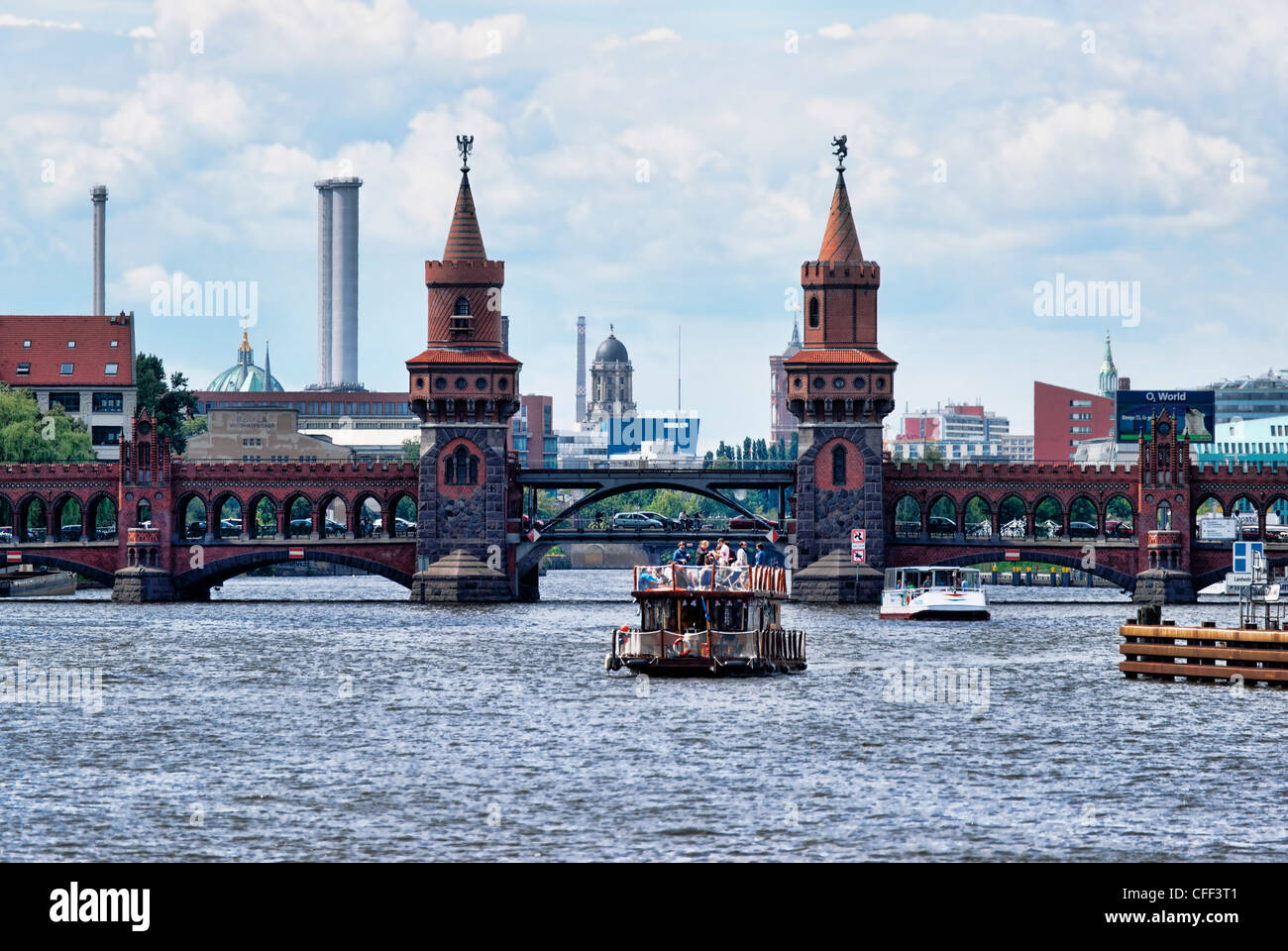 Spree, Boats, Oberbaum Bridge, Friedrichshain, Berlin, Germany Stock ...