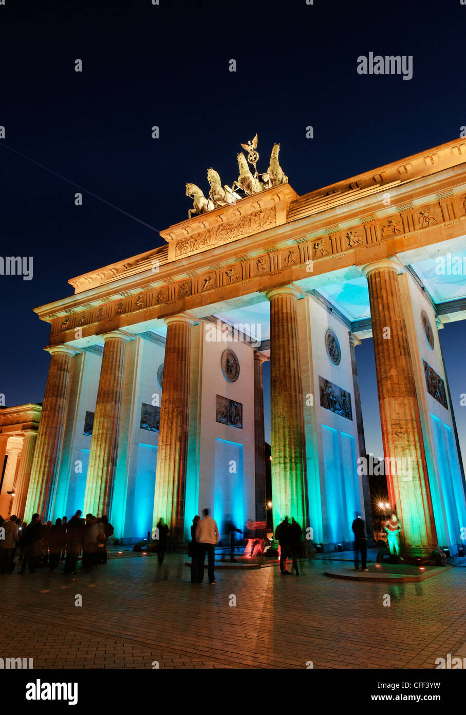 Parisian street lights hi-res stock photography and images - Alamy