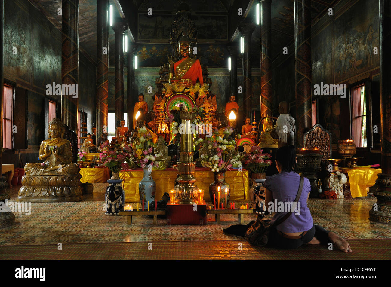 Wat Phnom, Phnom Penh, Cambodia Stock Photo - Alamy