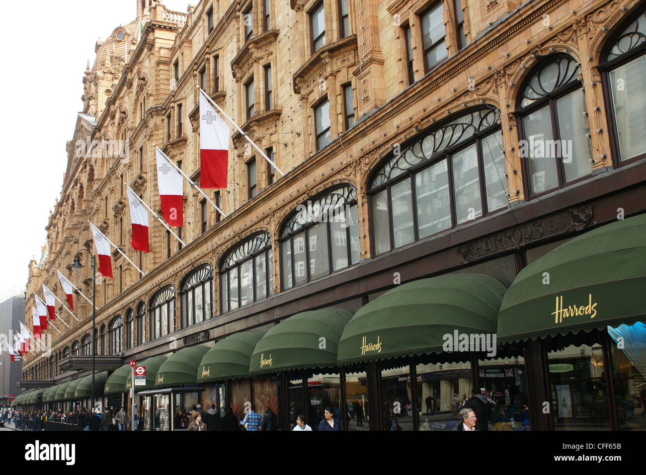 Harrods Department Store in Knightsbridge, London Stock Photo - Alamy