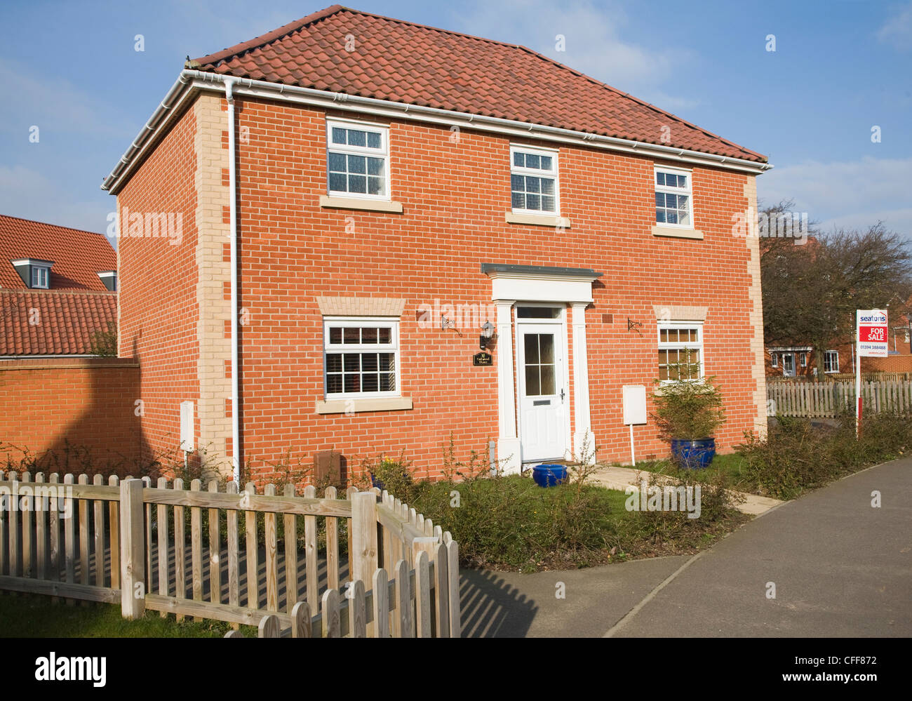 Building new detached house hi-res stock photography and images - Alamy