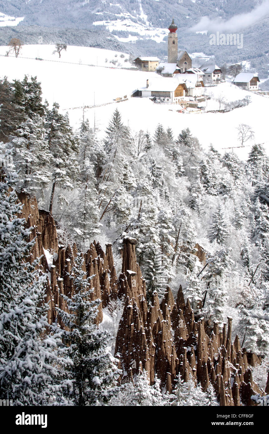 Earth pyramids and mountain village in winter, Lengmoos, Mittelberg ...