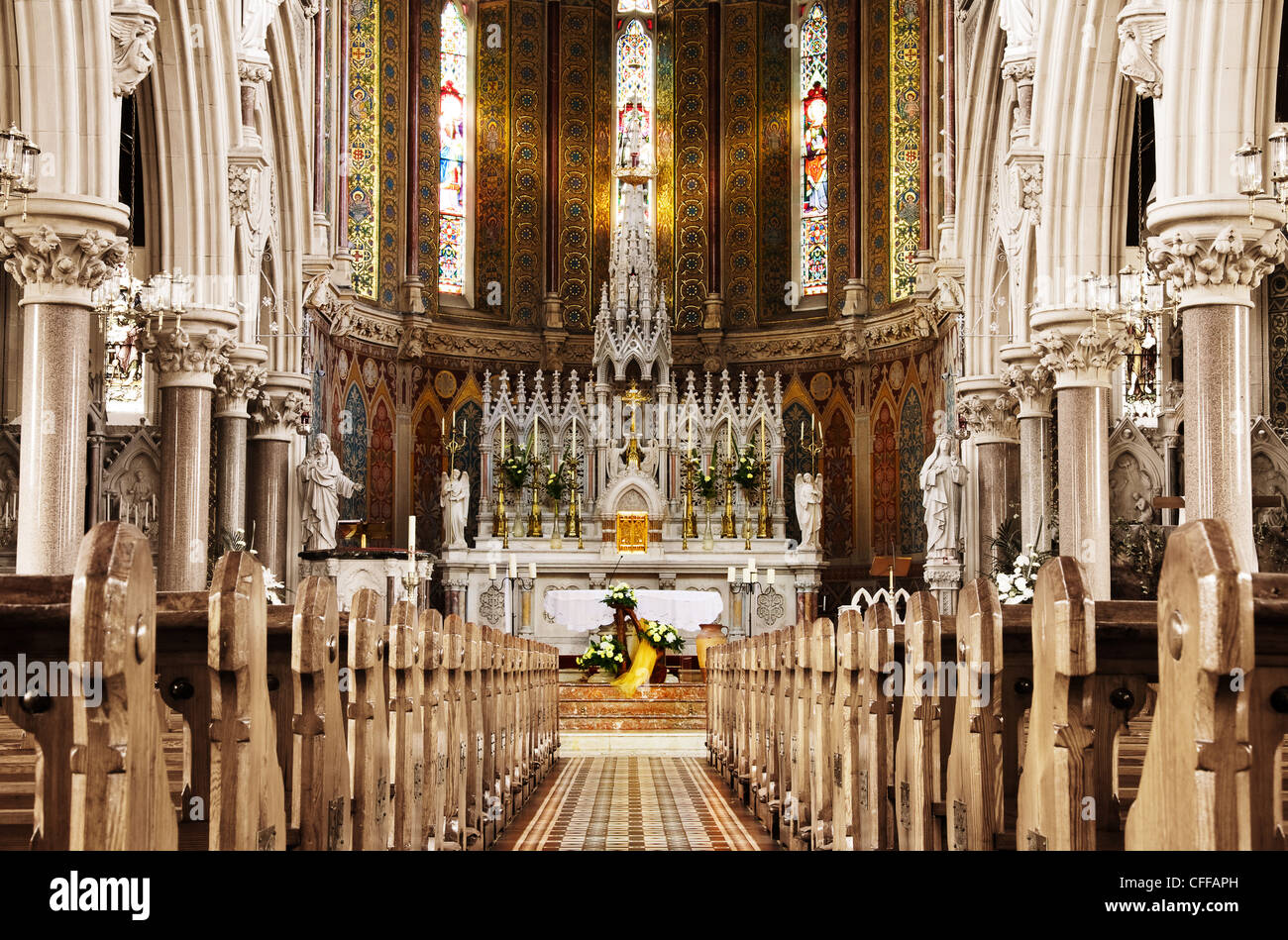 Easter altar catholic church hi-res stock photography and images - Alamy