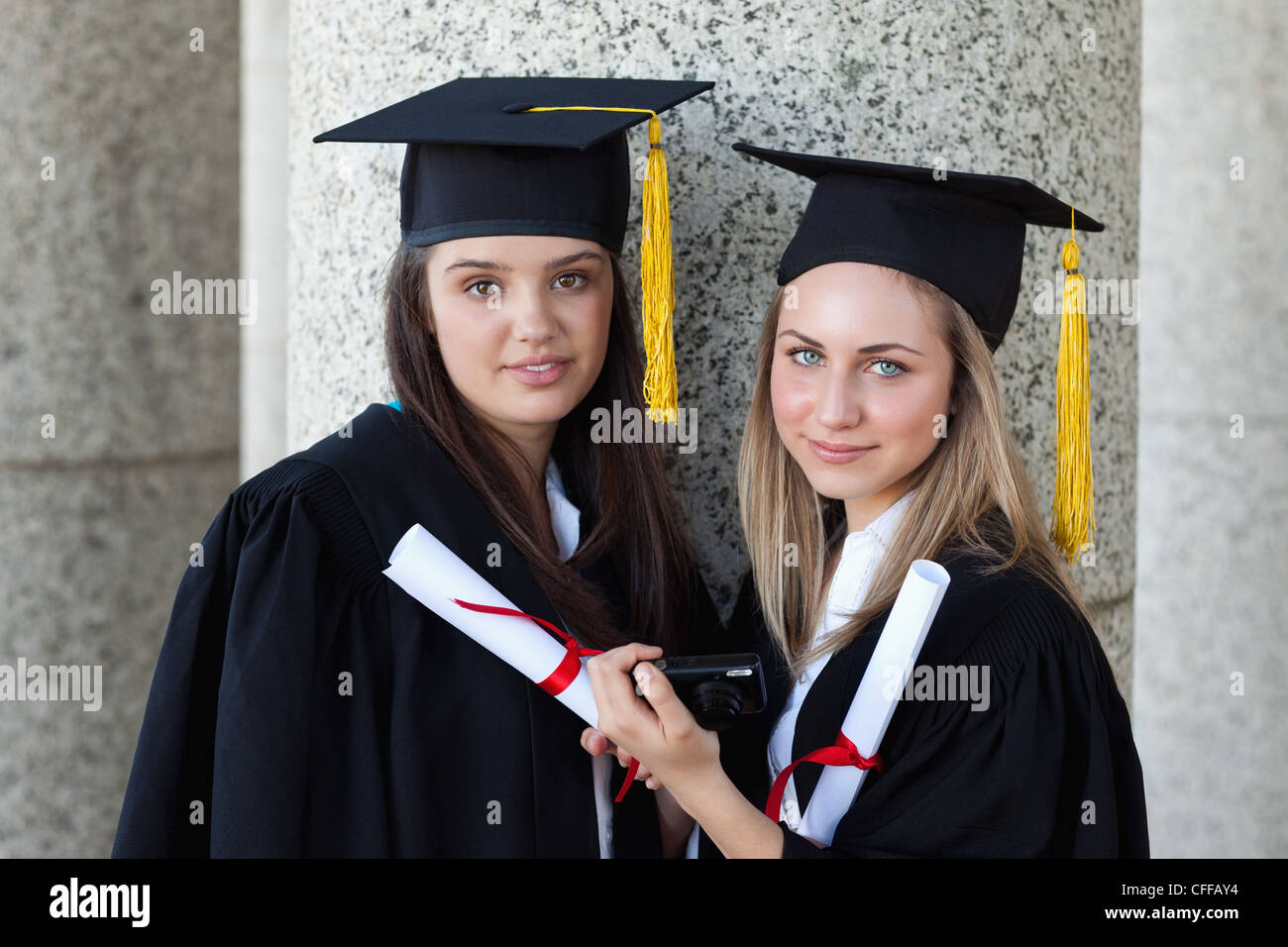 Graduation girl friend hi-res stock photography and images - Alamy