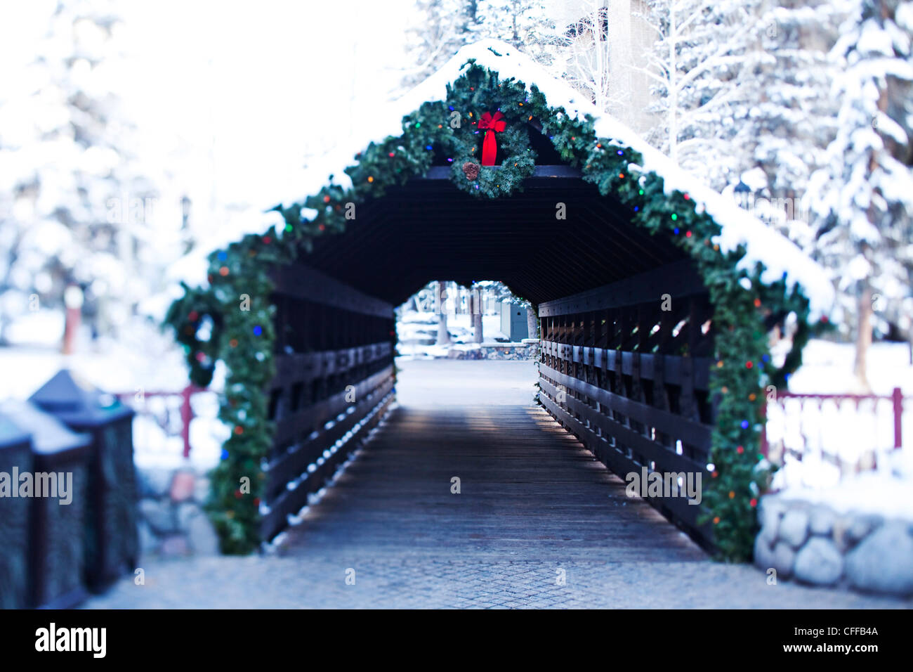 Covered walkway hi-res stock photography and images - Alamy