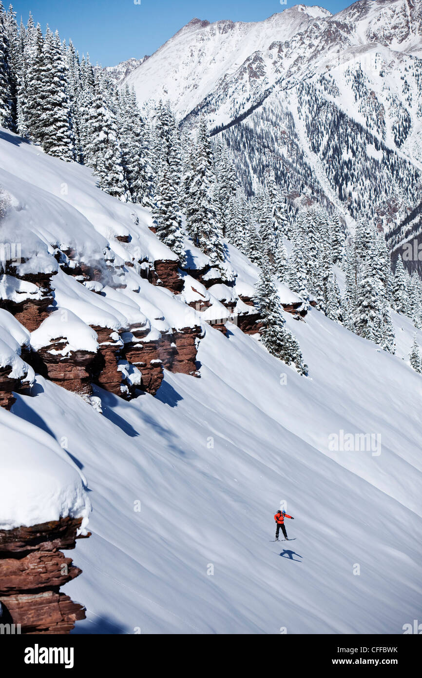 One person jumping off rock hi-res stock photography and images - Alamy
