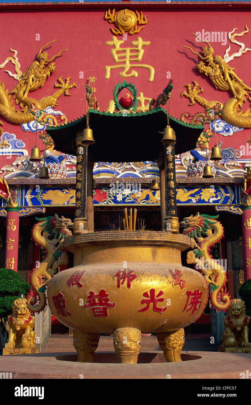 China, Hong Kong, New Territories, Sha Tin, Ten Thousand Buddha ...