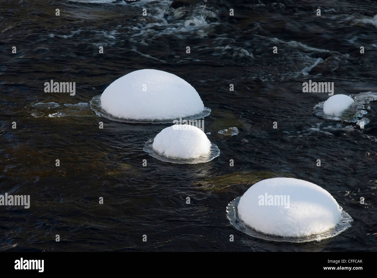 Lumps snow hi-res stock photography and images - Alamy