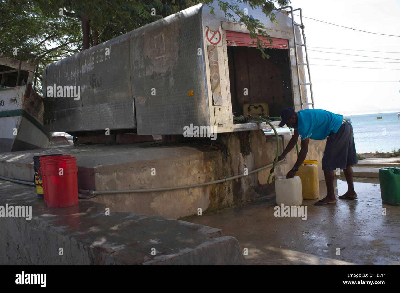 City water tank hi-res stock photography and images - Alamy