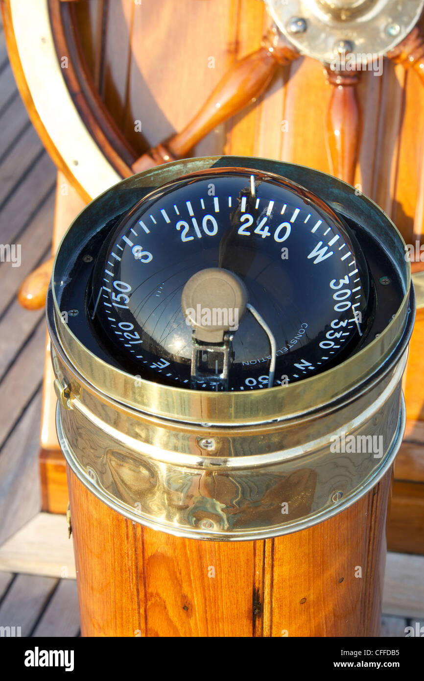 Sailing Ship Helm Stock Photos & Sailing Ship Helm Stock Images - Alamy