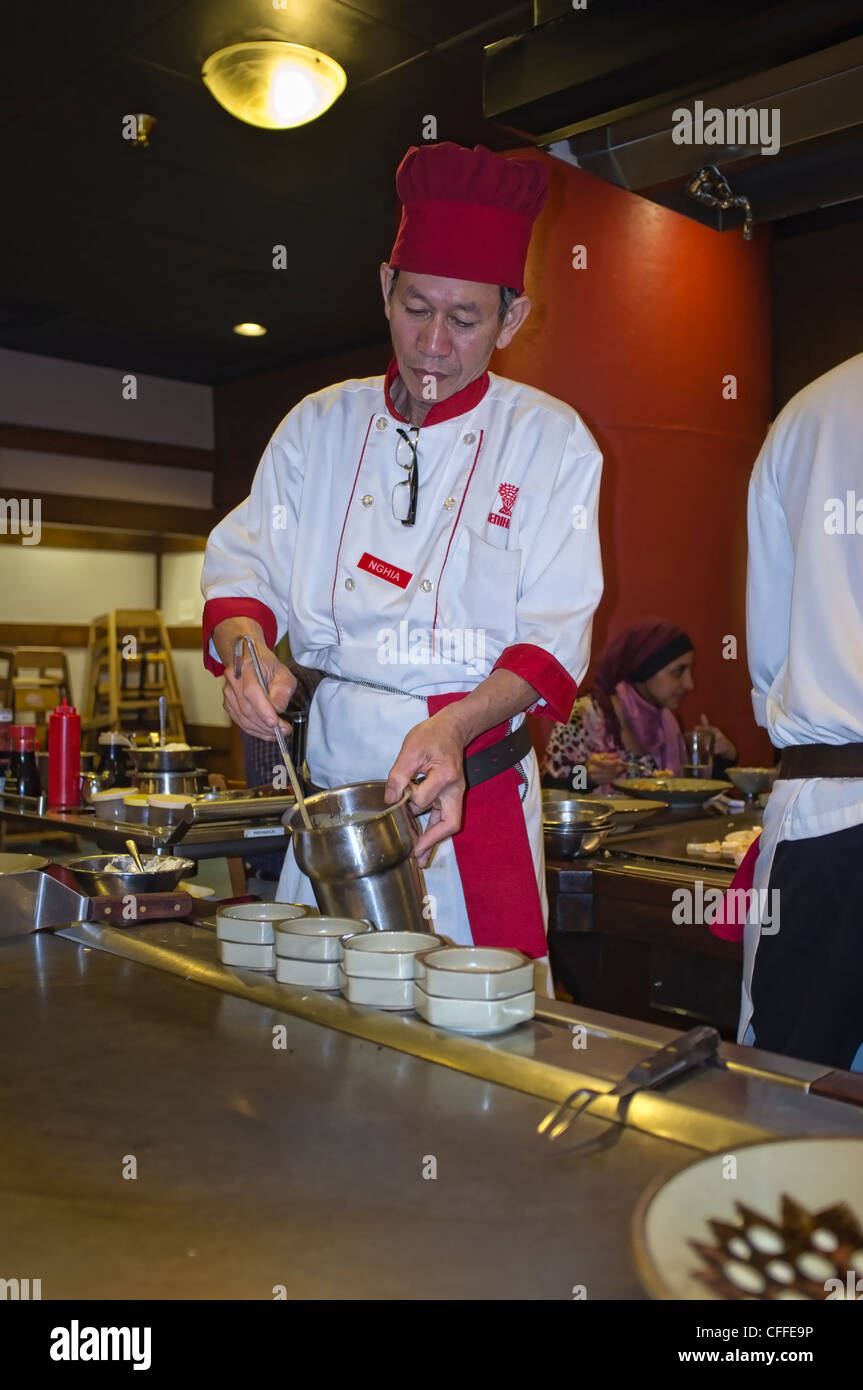 Benihana chef hi-res stock photography and images - Alamy