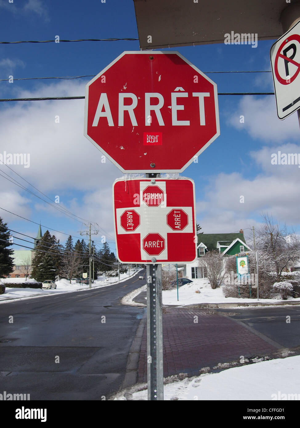 Stop sign at intersection hi-res stock photography and images - Alamy