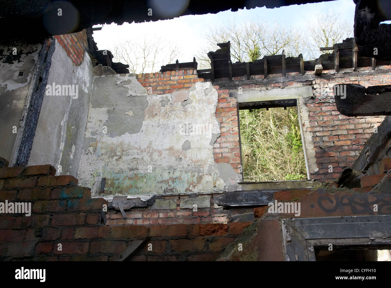 Derelict house uk inside hi-res stock photography and images - Alamy
