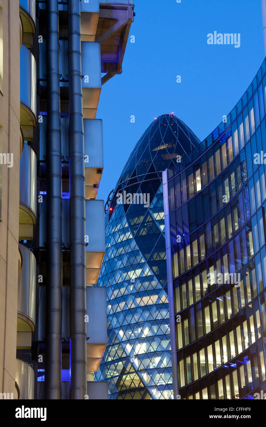Swiss Re Building 30 St Mary Axe also known as the Gherkin at night ...