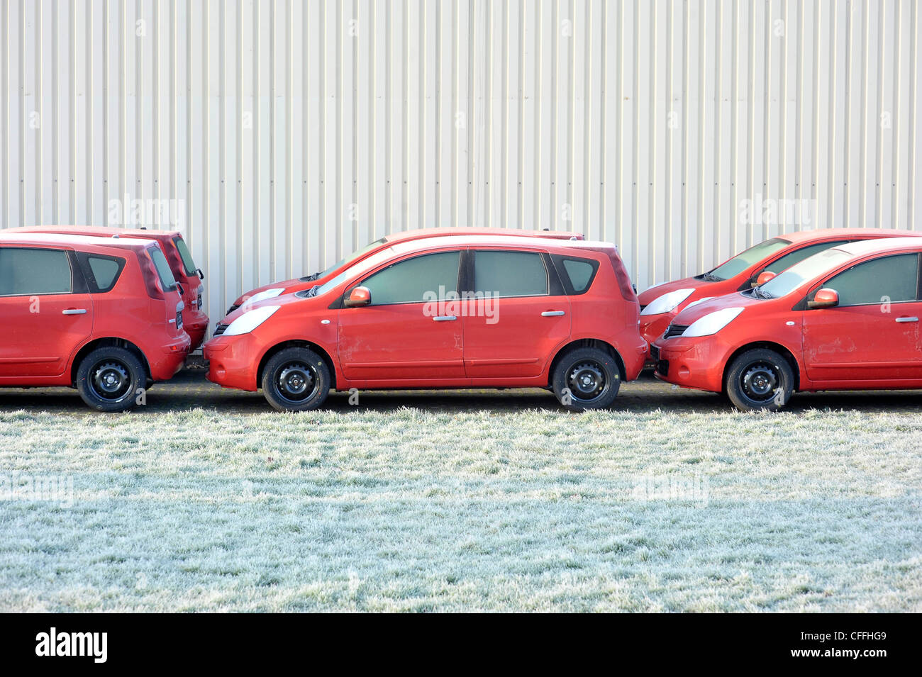 red car queue Stock Photo - Alamy