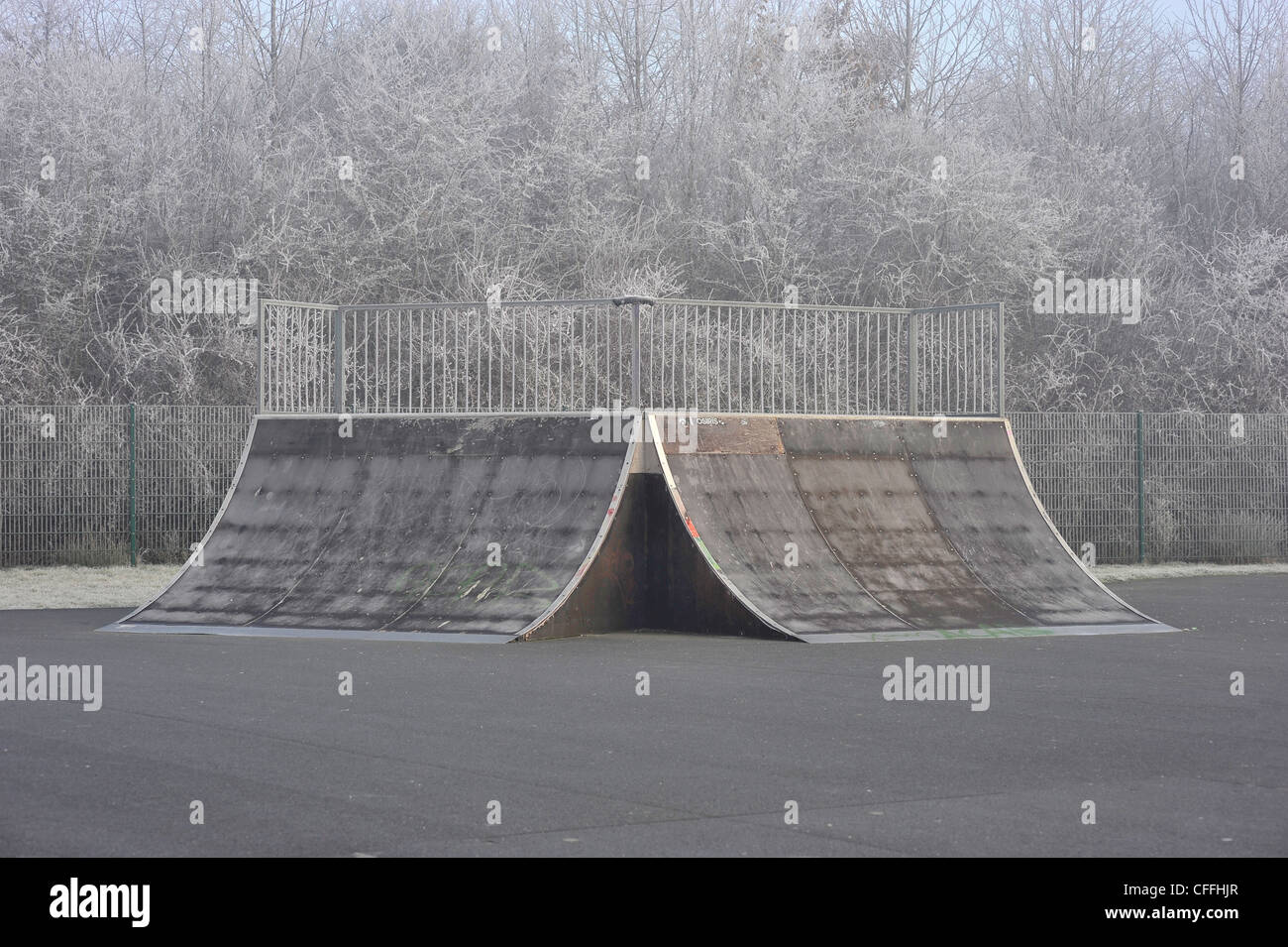 skateboard ramp winter empty Stock Photo - Alamy