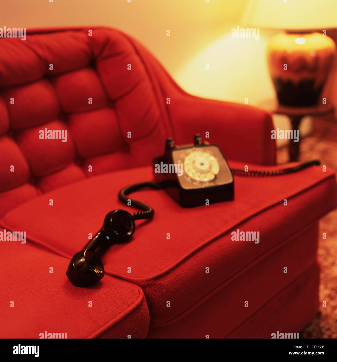 Red dial phone hi-res stock photography and images - Alamy