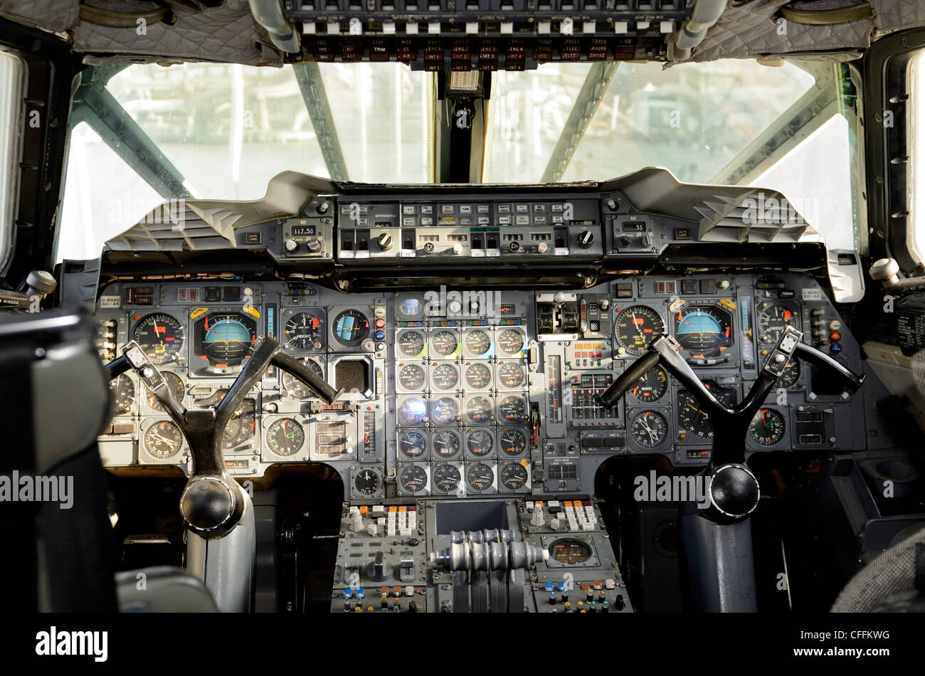 The cockpit of British Airways Concorde, G-BOAD Stock Photo - Alamy