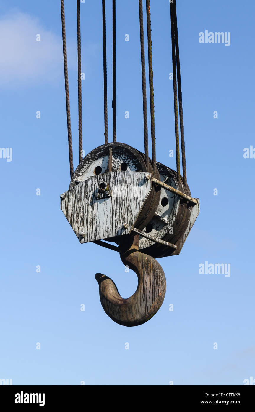 Heavy lifting hook hi-res stock photography and images - Alamy