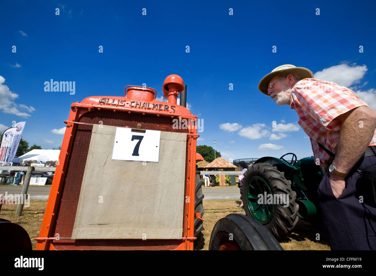 Vintage tractor hi-res stock photography and images - Alamy