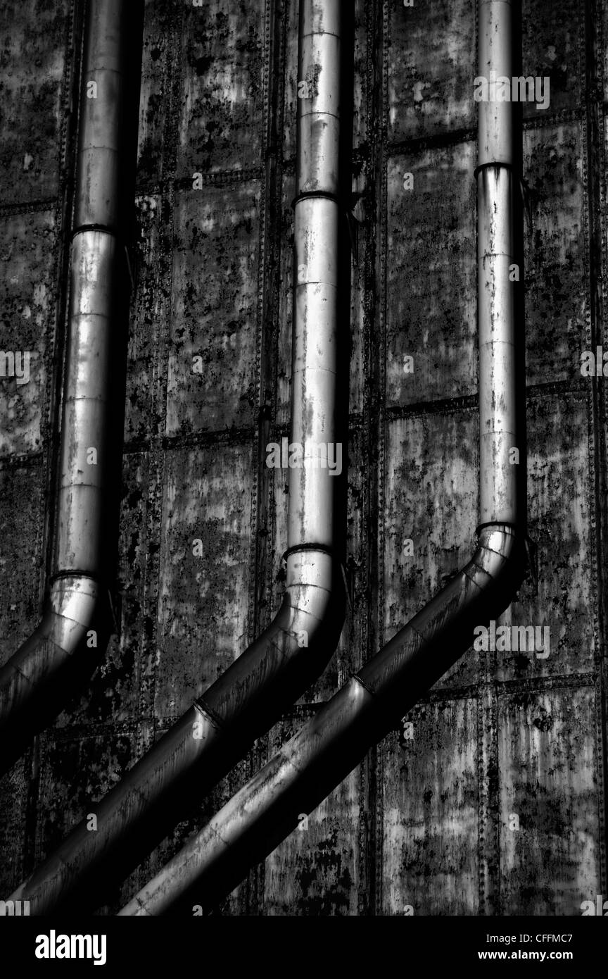 Vertical pipes Black and White Stock Photos & Images - Alamy