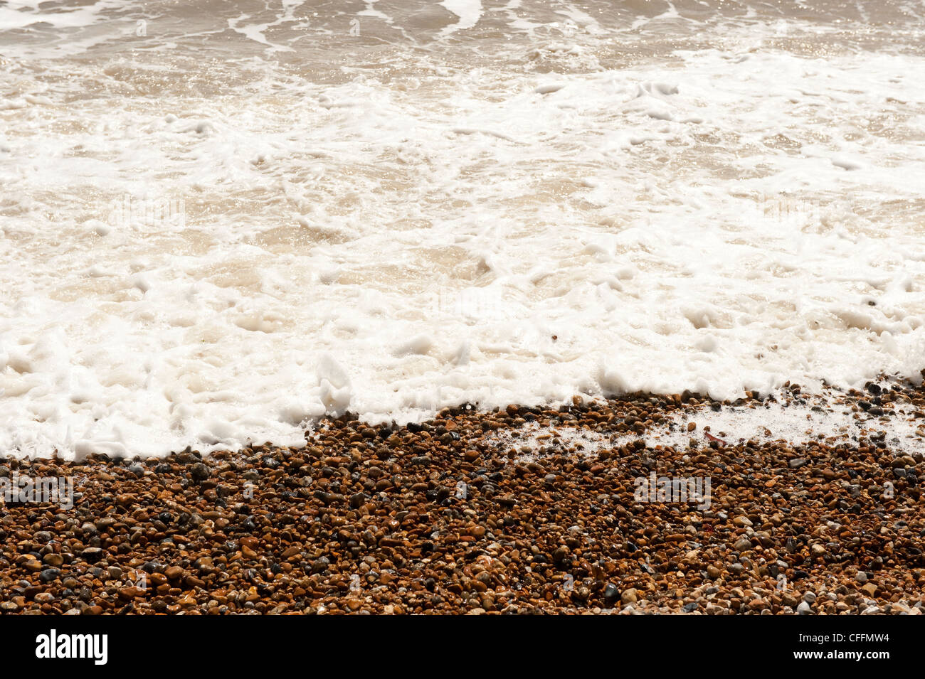 Waves crashing onto beach hi-res stock photography and images - Alamy