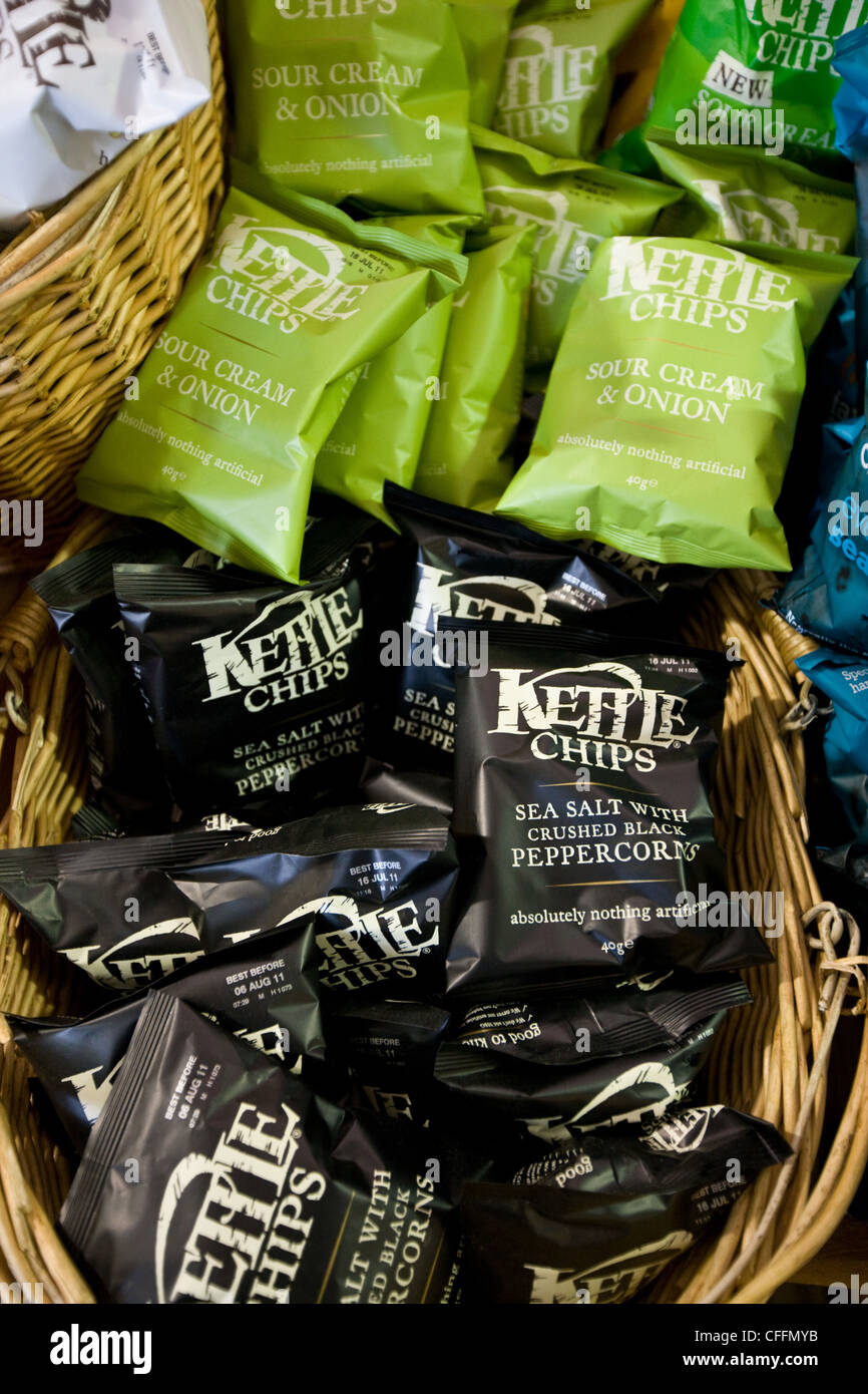 Kettle crisps hi-res stock photography and images - Alamy