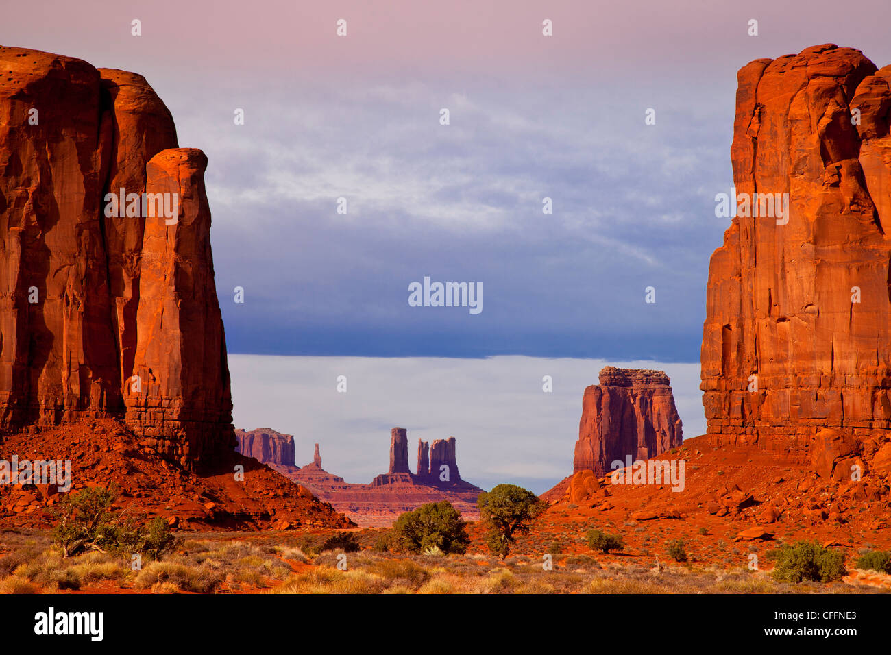 Monument valley north window view hi-res stock photography and images ...