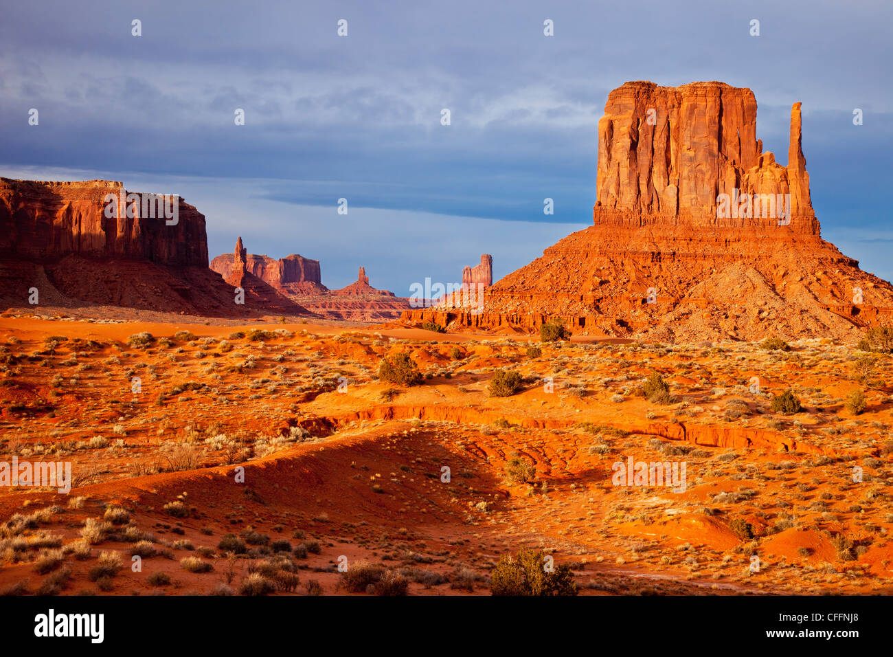 Mitten buttes hi-res stock photography and images - Alamy