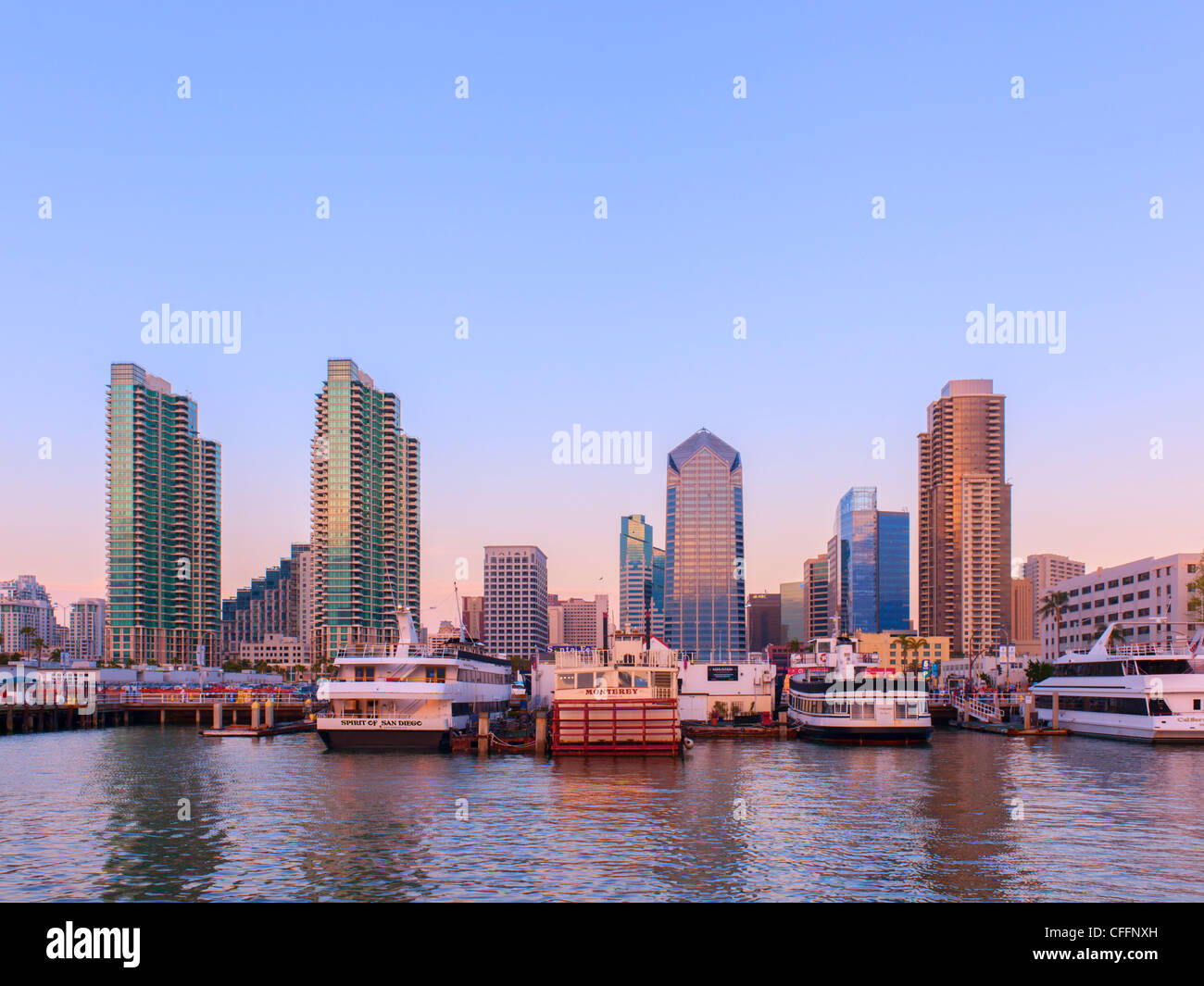 Embarcadero hi-res stock photography and images - Alamy