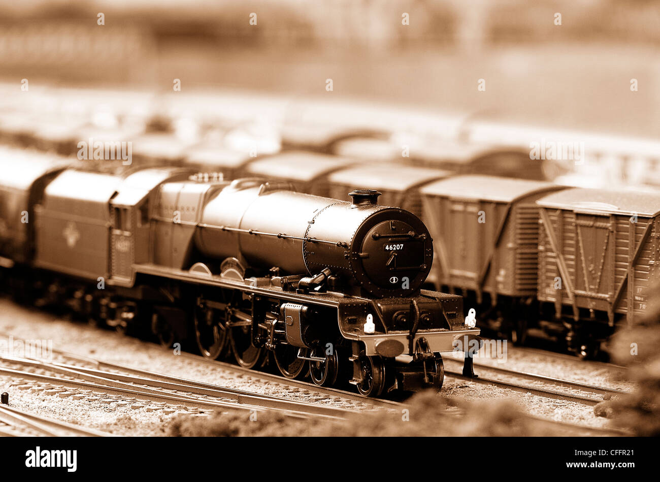 Silver and black train at platform hi-res stock photography and images ...